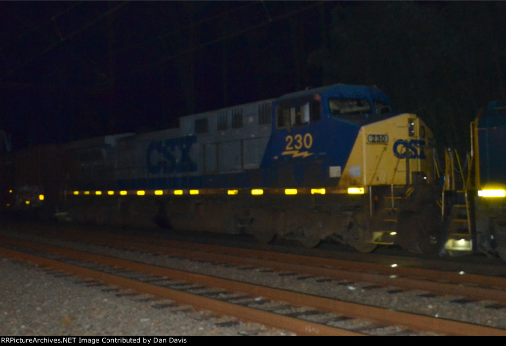CSX AC44CW 230 on Q439-15